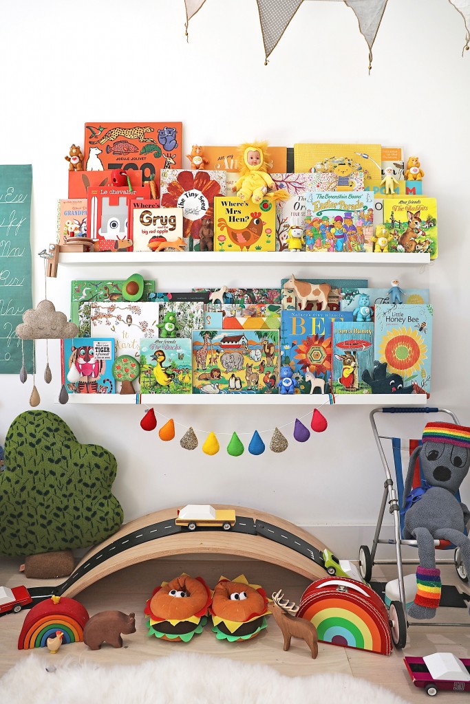 Rainbow book shelf | Uberkid